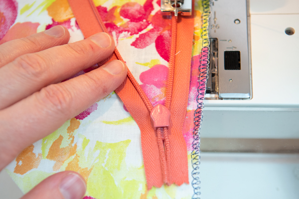 How to sew an invisible zipper (easy fancy) - Elizabeth Made This