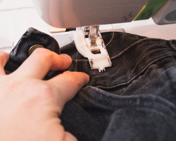 Adding elastic to a jeans waistband (buttonhole elastic tutorial ...